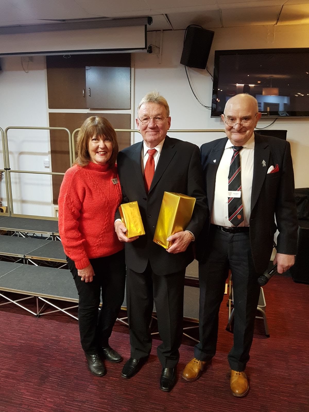 Tony Currie Celebrates 50 Years With The Blades – Senior Blades